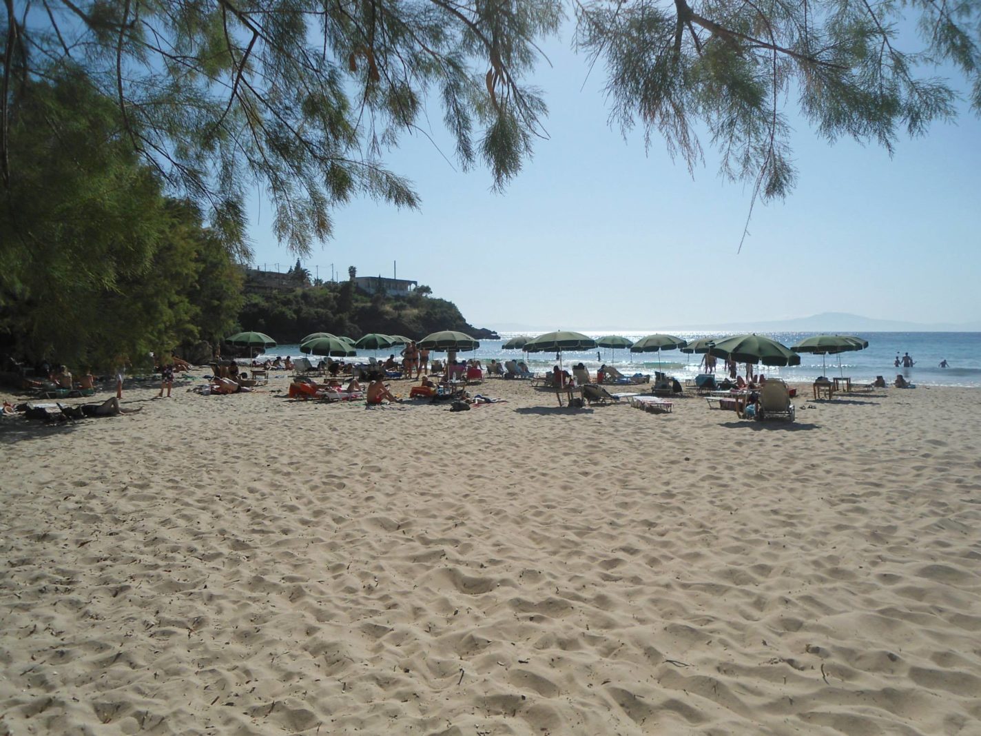 Beaches for families in the Peloponnese: Kalogria Beach | Kids Love Greece