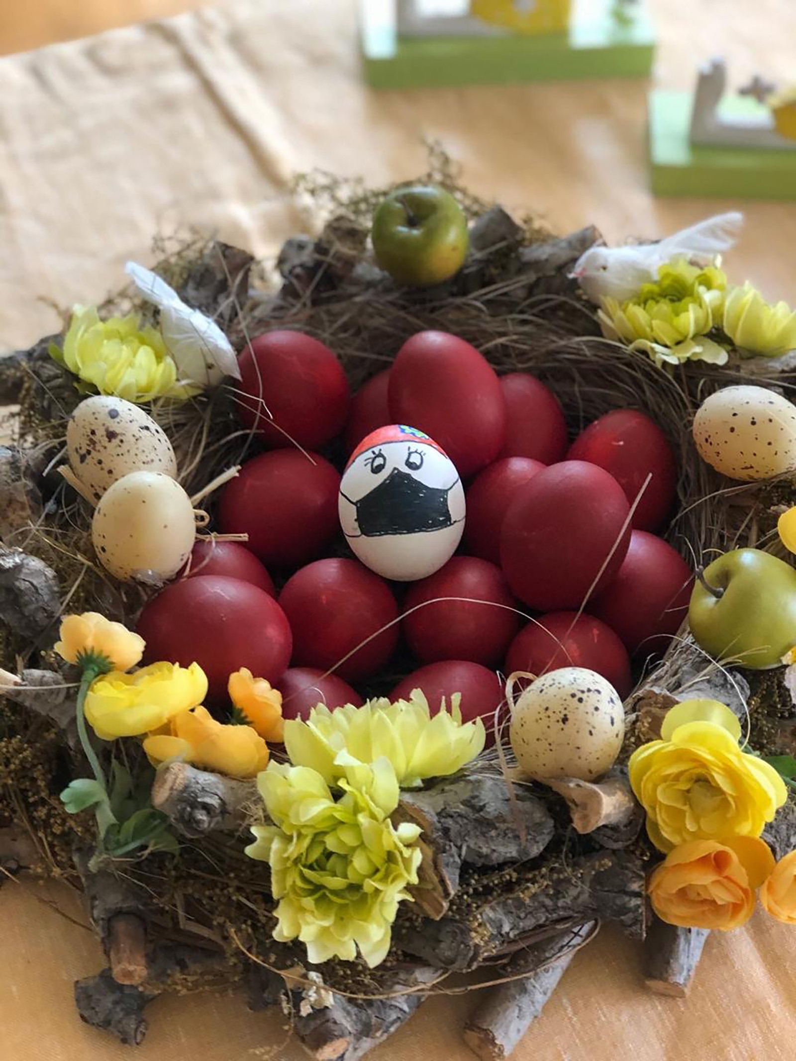 The Red Egg Game: Why do Greeks dye the Easter Eggs Red