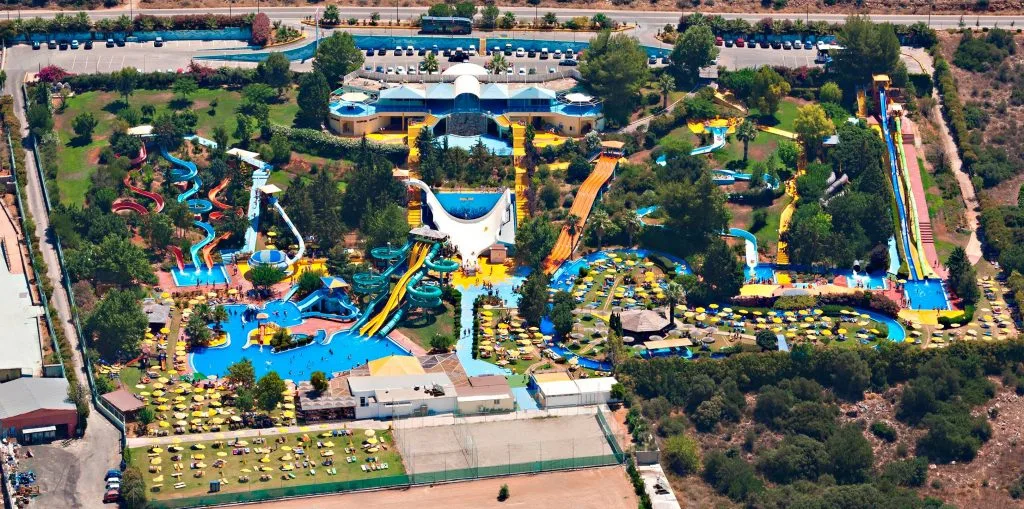 The best waterparks in Greece for families | Kids Love Greece